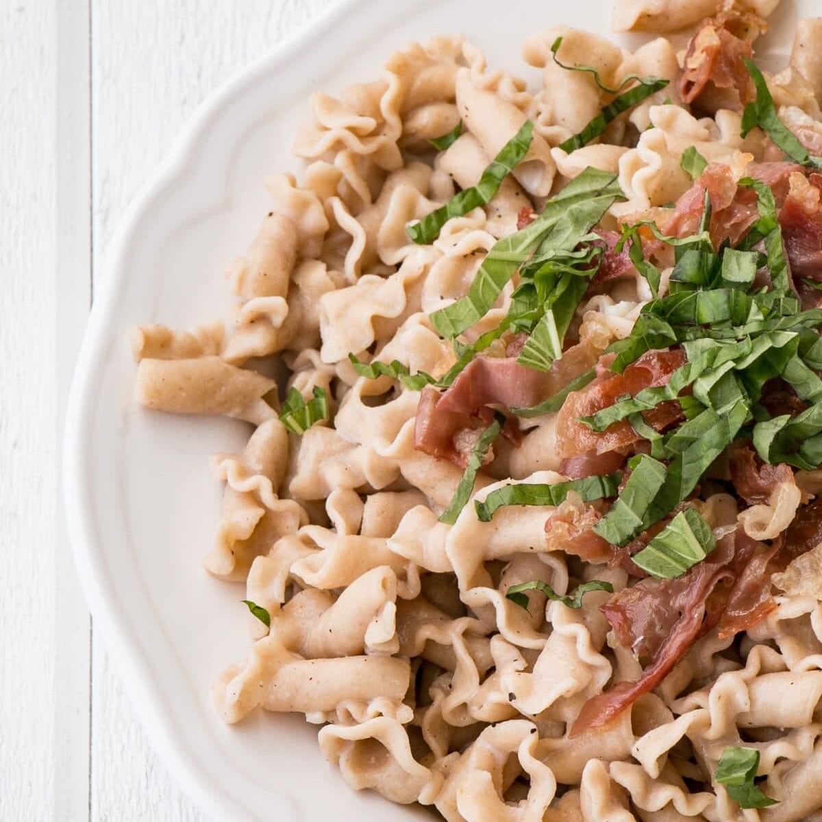 3 Under 3 Update Plus Creamy Garlic and Basil Pasta - My Kitchen Love